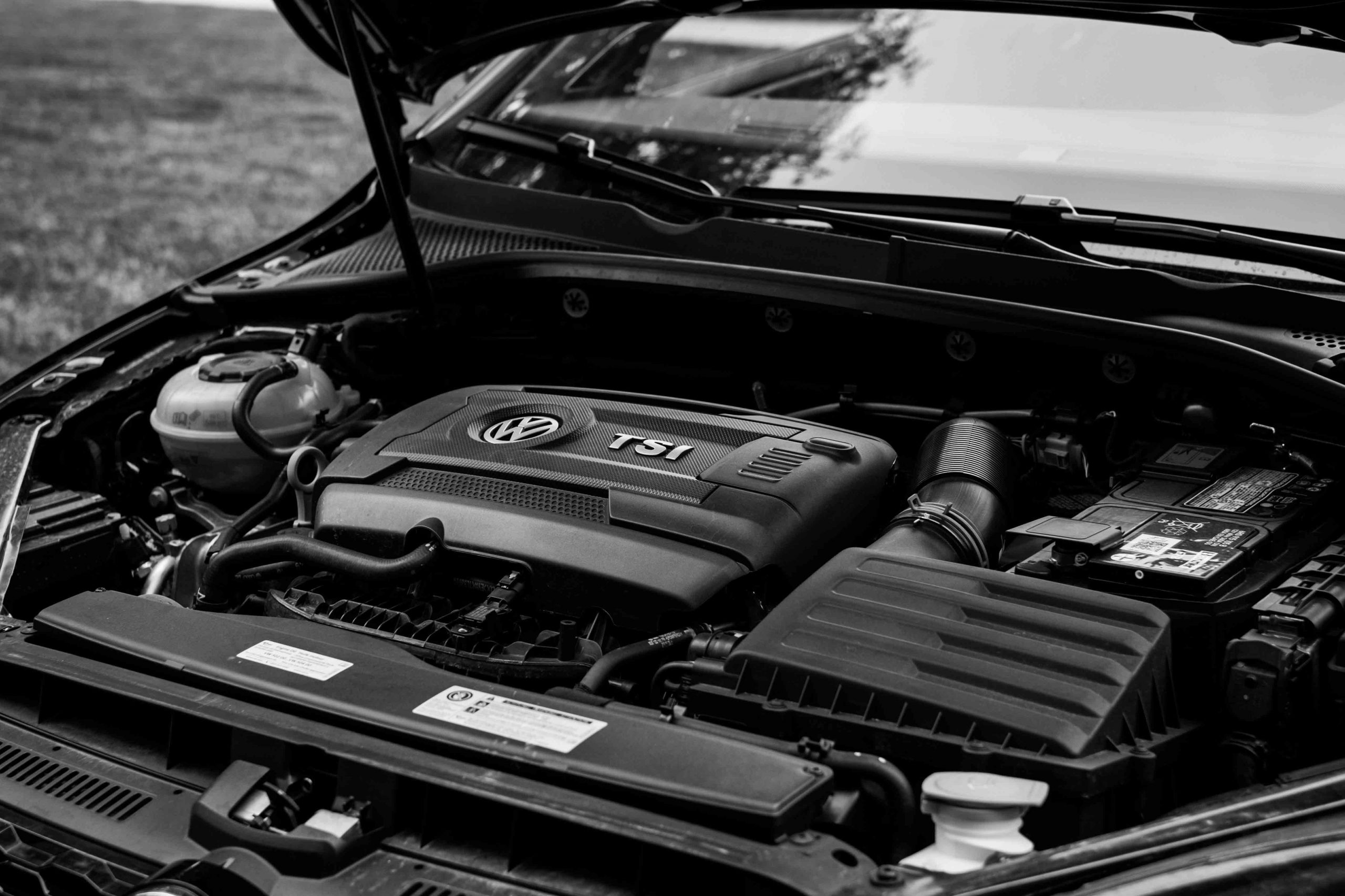 What’s the right time to change my car engine oil??